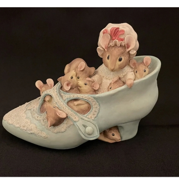 Beatrix Potter | Other | Beatrix Potter 994 Mice In The Shoe Bank ...